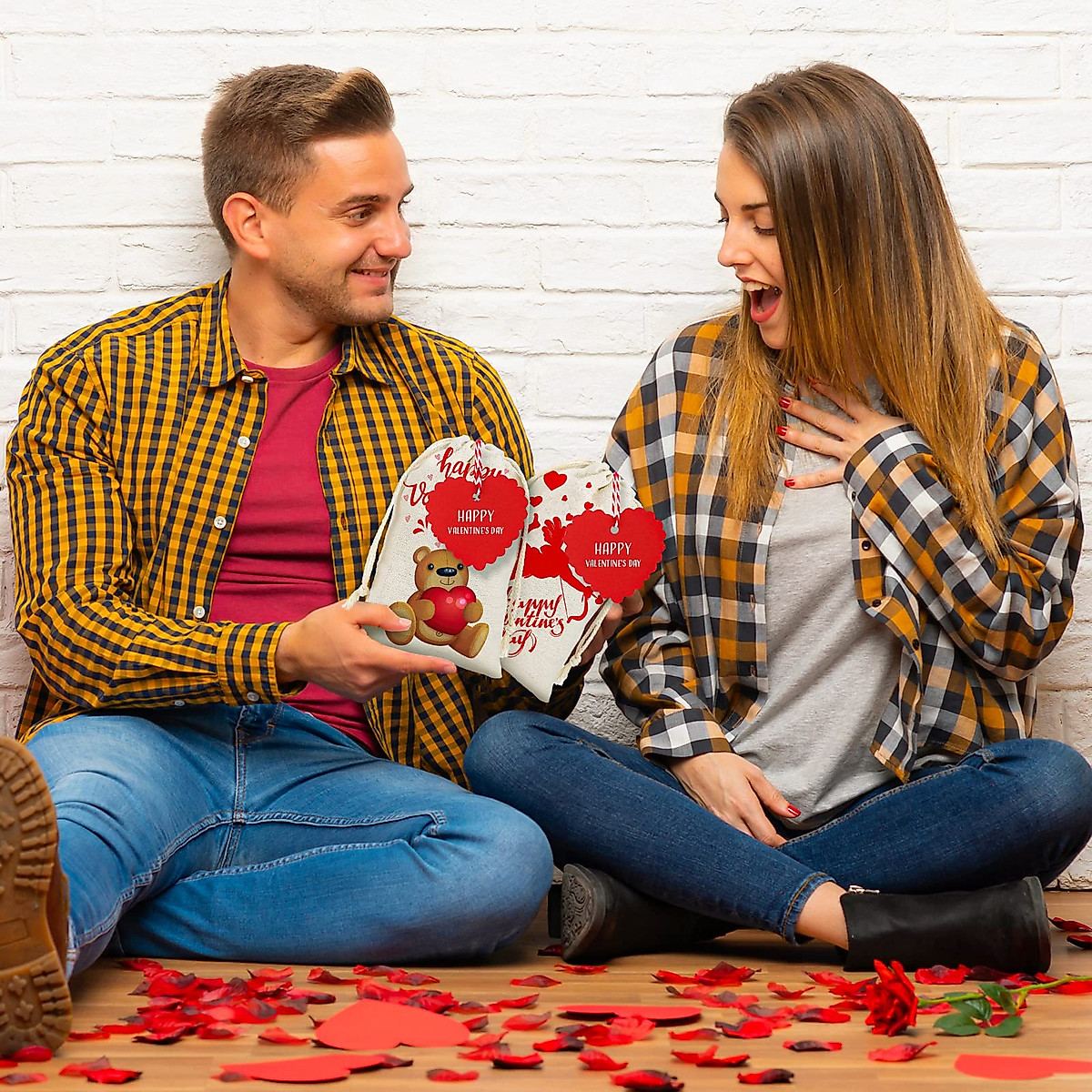 20 Pieces Valentine's Day Gift Bags with Drawstring Linen Cloth Candy Jewelry Pouches Sacks Small Muslin Bags with Heart Tag Labels for Valentine's Day Party Favors Wedding Bridal Shower (4 x 6 Inch)