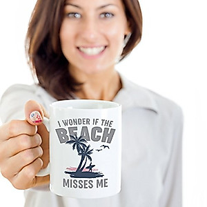 I Wonder If The Beach Misses Me Crazy Summer Themed Coffee & Tea Mug For Beach Bum Men & Women (15oz)