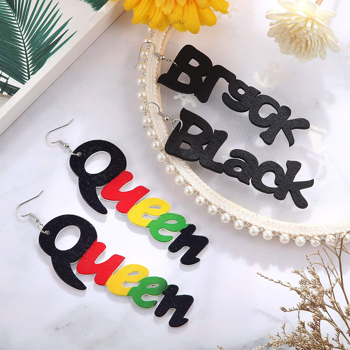 12 Pairs African Women Earrings Wooden African Wooden Earrings Round Painted Earrings Ethnic Style Drop Dangle Earrings Set (Retro Style)