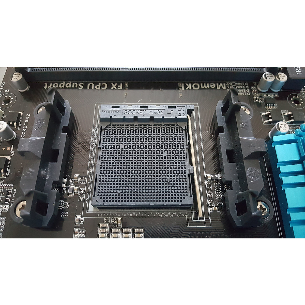 ASUS M5A97 R2.0 AM3+ AMD 970 SATA 6Gb/s USB 3.0 ATX AMD Motherboard