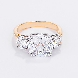 Kate Bissett Meghan's Royal Wedding Engagement Ring (8)