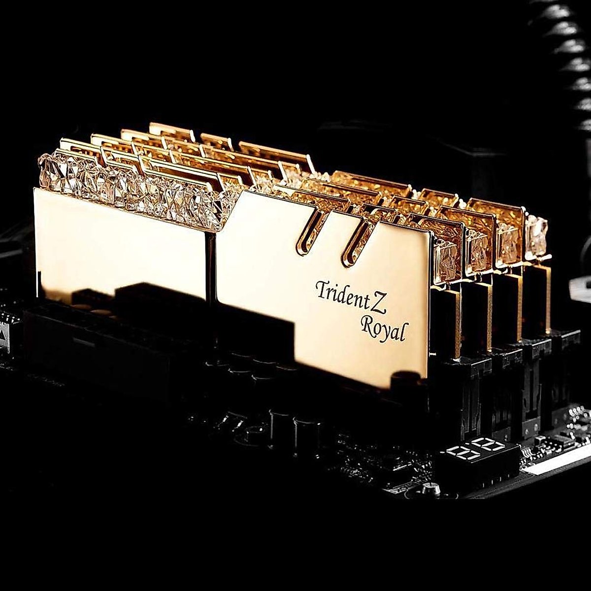 G.SKILL Trident Z Royal Series (Intel XMP) DDR4 RAM 32GB (2x16GB) 3200MT/s CL16-18-18-38 1.35V Desktop Computer Memory UDIMM - Gold (F4-3200C16D-32GTRG)