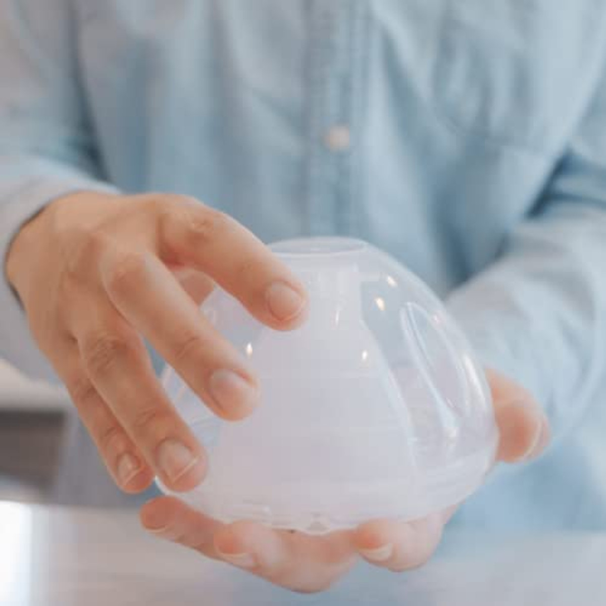 Freemie Liberty II Deluxe Hands-Free Wearable Breast Pump System for Discreet Pumping | Quiet Rechargeable Mobile Breast Pump | Ultra-Lightweight in-Bra Cups, 25mm & 28mm Breast Flanges Included