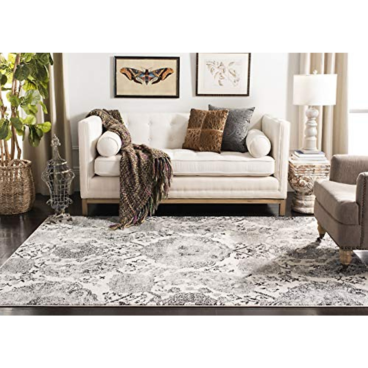 SAFAVIEH Madison Collection 4' x 6' Cream / Silver MAD600D Boho Chic Glam Paisley Non-Shedding Living Room Bedroom Accent Rug