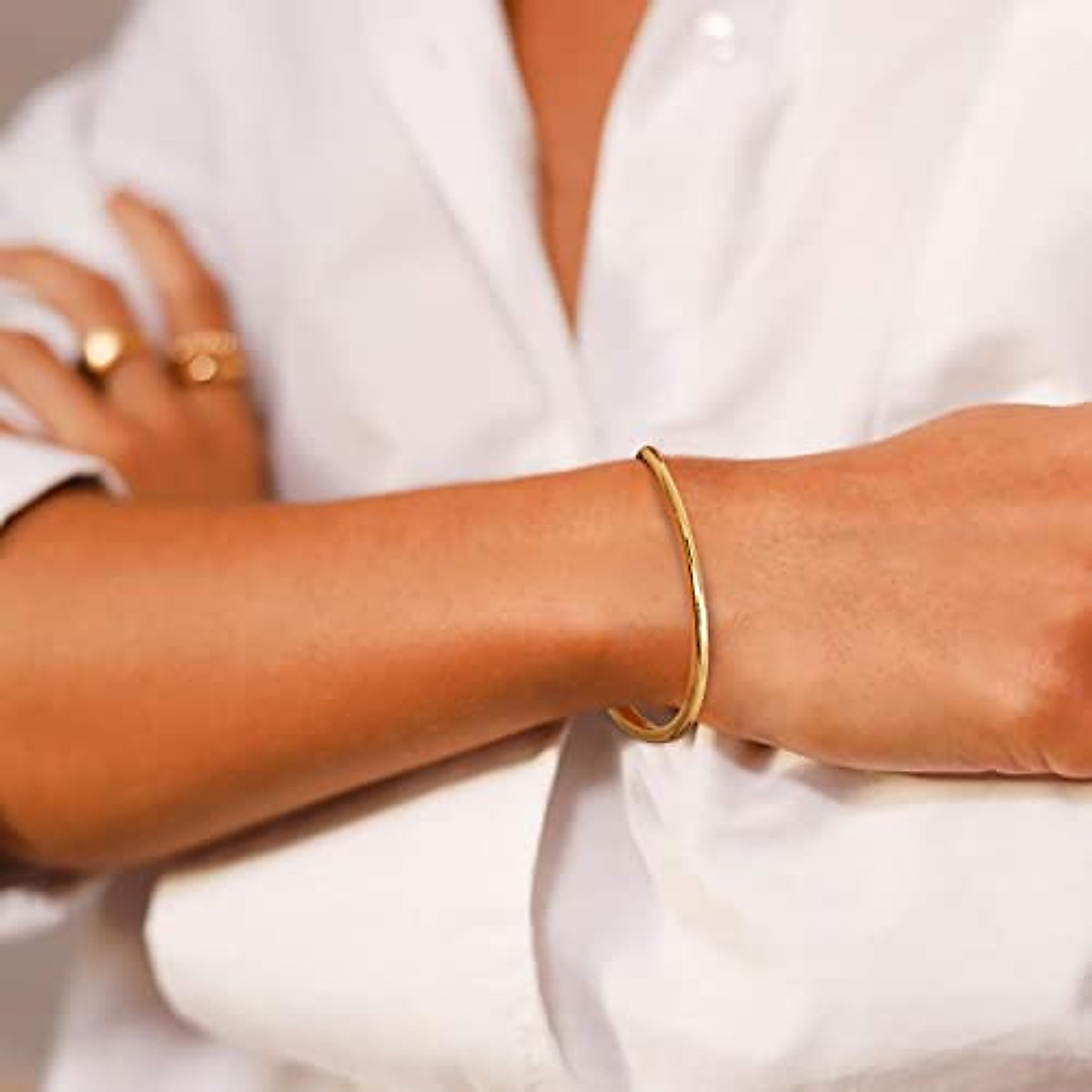 WOWORAMA Gold Cuff Bracelets for Women 18K Gold Plated Teardrop Chunky Open Cuff Bangle Bracelets Simple Polished Gold Wrist Cuffs Bracelet Fashion Jewelry Gifts