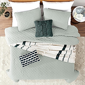 ROARINGWILD Twin Size Quilt Bedding Sets with Pillow Sham, Sage Green Lightweight Soft Bedspread Coverlet, Quilted Blanket Thin Comforter Bed Cover, All Season, 2 Pieces, 68x90 inches