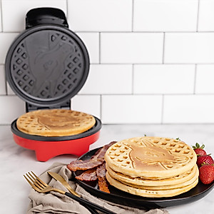 Uncanny Brands Pokémon Charizard Waffle Maker - Make Bounty Charizard Waffles - Kitchen Appliance