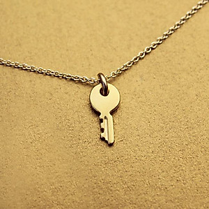 QXFQJT Friendship Key Pendant Chain Necklace with Message Card Gift Card (Key)