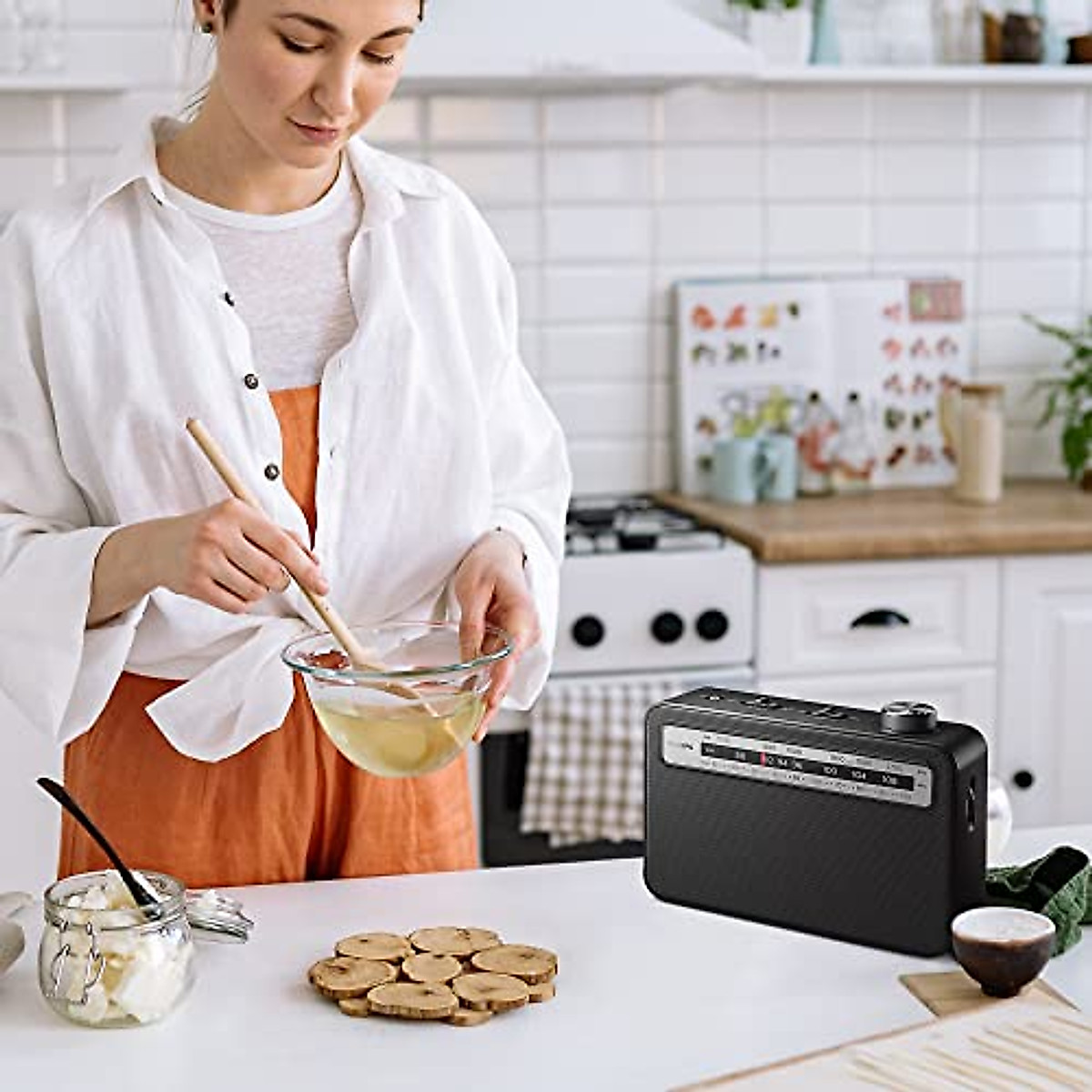 Philips AM FM Radio - Portable Radio 2000 Series with Speaker, AC Or Battery Operated Radio - Powered Radios Portable AM FM for Travel with 3.5mm Headphone Jack And Frequency Tuner, Telescopic Antenna