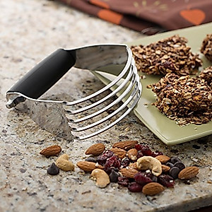 Spring Chef - Dough Blender and Pastry Cutter, Stainless Steel Nut, Pie, Pastry and Dough Cutter and Scraper, Multipurpose Baking Tools with Soft Grip Handles, Black