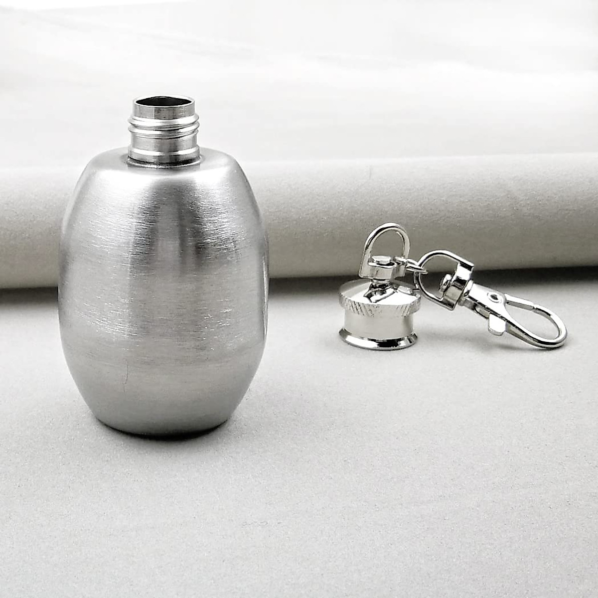 iSavage 1.5oz Hip Flask 18/8 Stainless Steel Drum Shaped Mini Design with Ring-YM145