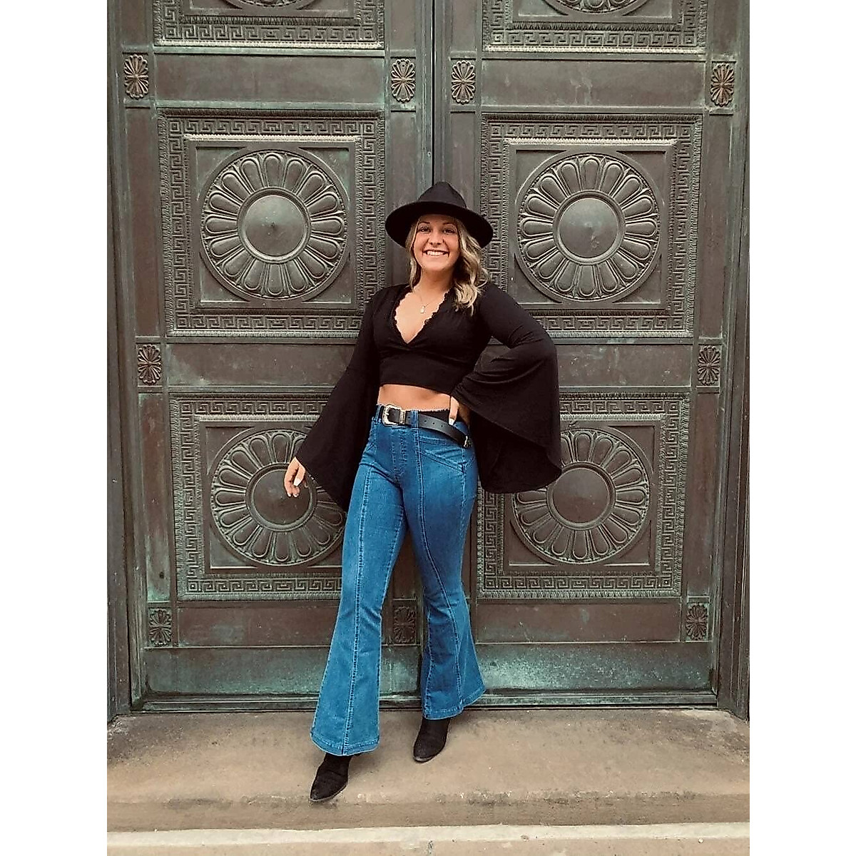 Mealah Women-Leather-Belts Vintage Western-Belt with Carved Buckle Waist-Belt for Jeans Dresses（for Waist 28"-39"）