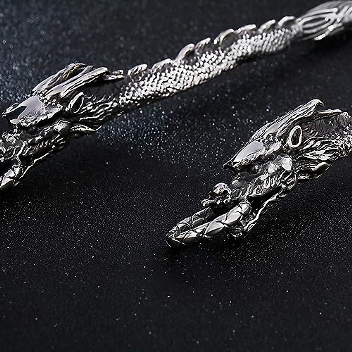 Silverware Set Handmade Cutlery Set of 18 Service for 6 Premium Stainless Steel Utensils,Including Knife/Fork/Spoon,For Halloween Home Kitchen Gift For Gothic,Skull,Skeleton Lover