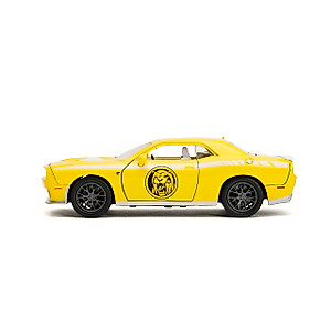 Power Rangers 1:24 2015 Dodge Challenger SRT Hellcat Die-Cast Car & 2.75" Yellow Ranger Figure, Toys for Kids and Adults