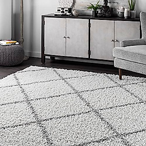 nuLOOM Tess Moroccan Shag Area Rug, 8' Square, White