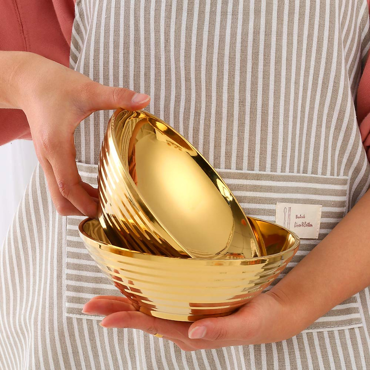 Buyer Star Ramen Bowl Set of 8, 8 inch Noodle Bowl Japanese Style Soup Bowls Set with Chopsticks, Ladle Spoons Set and Large Bowl for Noodles (Gold)