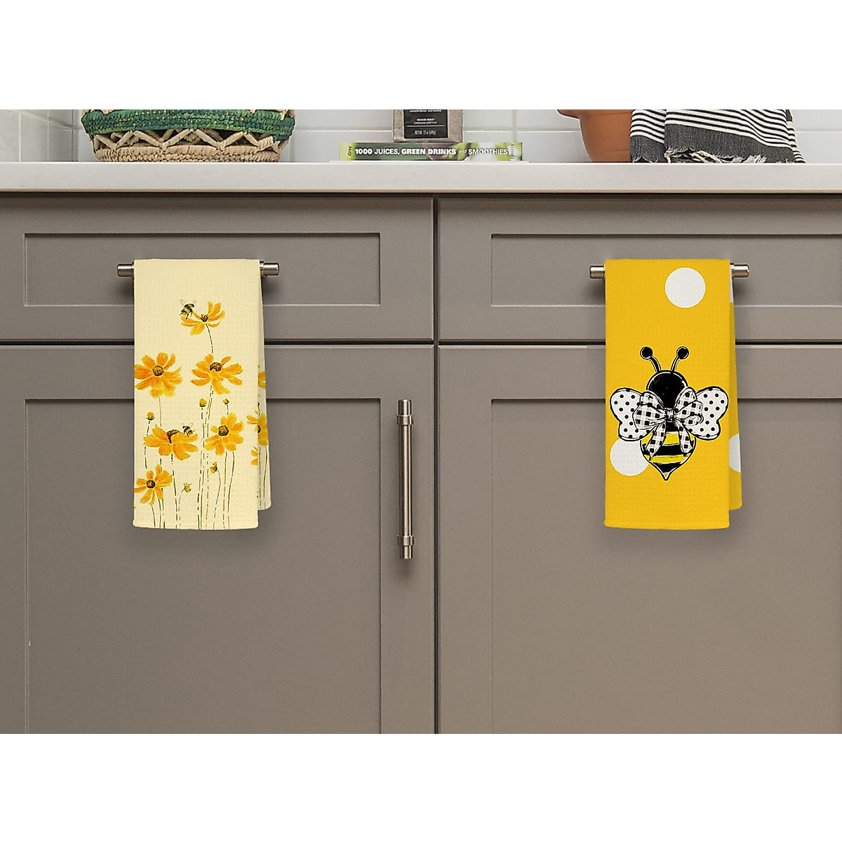 QODUNG Farmhouse Yellow Daisy Flowers and Honey Bee Soft Kitchen Towels Dishcloths 16x24 Inch Set of 2,Summer Spring Gifts Drying Cloth Hand Towels Tea Towels for Kitchen