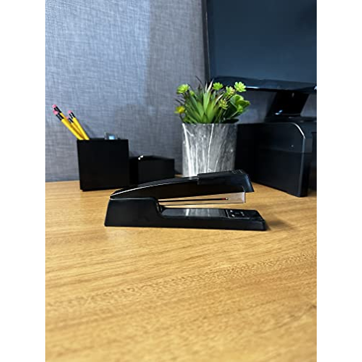 Bostitch Office B440BK B440 Executive Full Strip Stapler, 20-Sheet Capacity, Black (BOSB440BK)