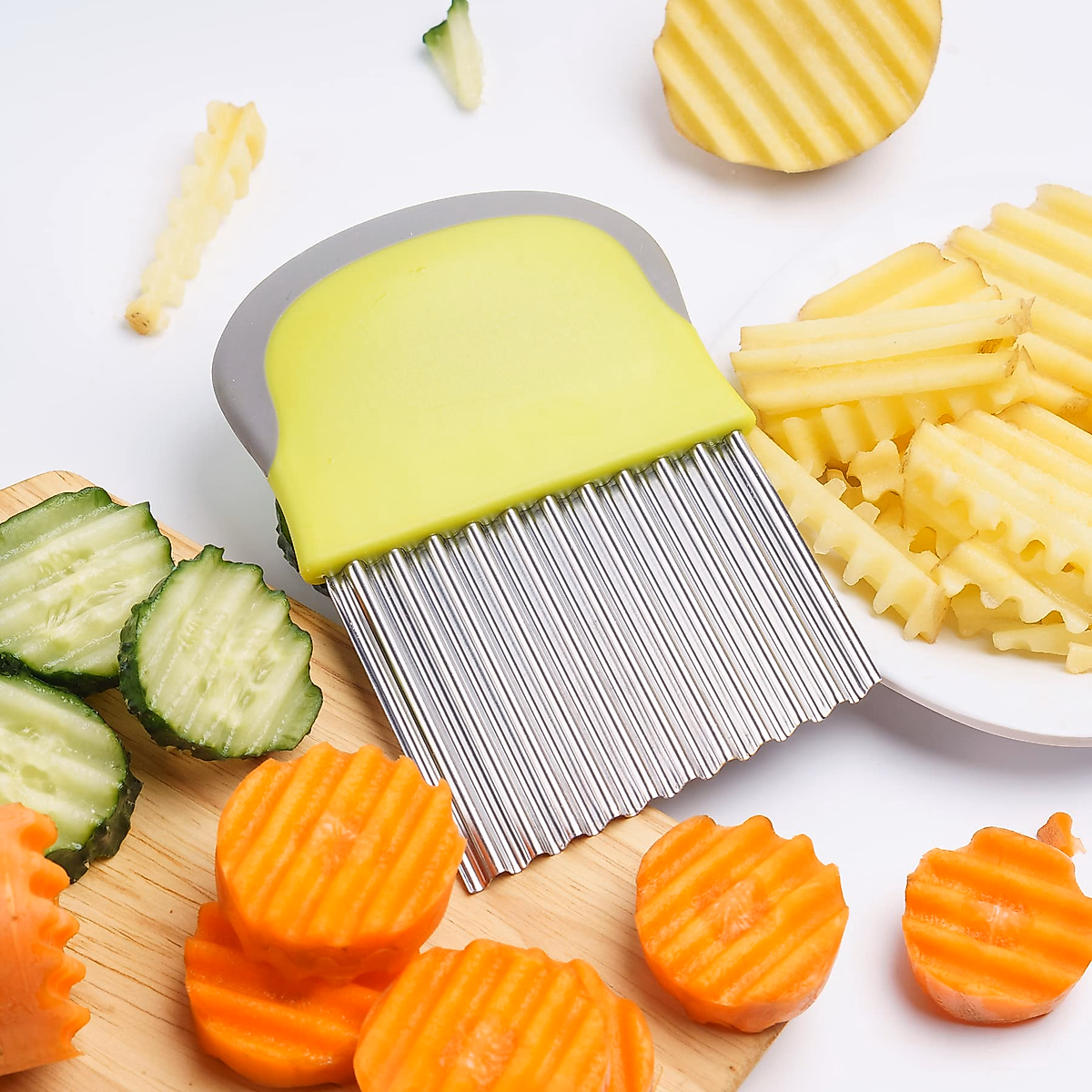 Nax Caki Crinkle Cutter with Protective Cover,Crinkle Cutter for Veggies,Potato Carrot Chip Vegetable Crinkle Wavy Chopper Cutter