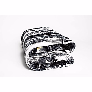 JPI Plush Throw Blanket - La Reina - Queen Bed 79"x 95" - Faux Fur Blanket for Beds, Sofa, Couch, Picnic, Camping