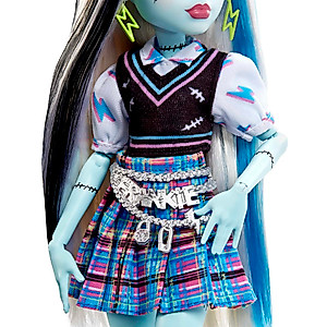 Monster High Doll, Frankie Stein with Blue & Black Streaked Hair in Signature Look with Fashion Accessories & Pet Dog Watzie
