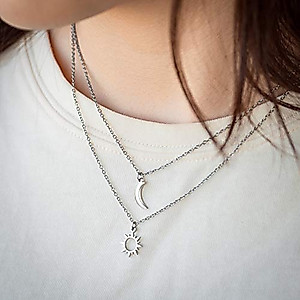 MANVEN Best Friend Necklaces for 2 Girls Sun and Moon Friendship Necklaces for Teen Girls Sisters Bff Friend Gifts for Best Friend