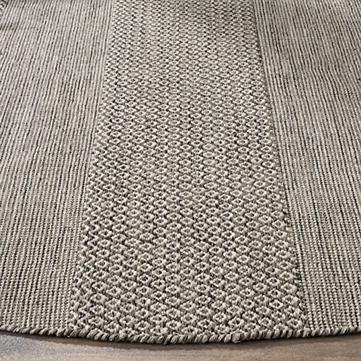 SAFAVIEH Montauk Collection Area Rug - 6' Round, Ivory & Anthracite, Handmade Flat Weave Boho Farmhouse Cotton Tassel Fringe, Ideal for High Traffic Areas in Living Room, Bedroom (MTK330N)