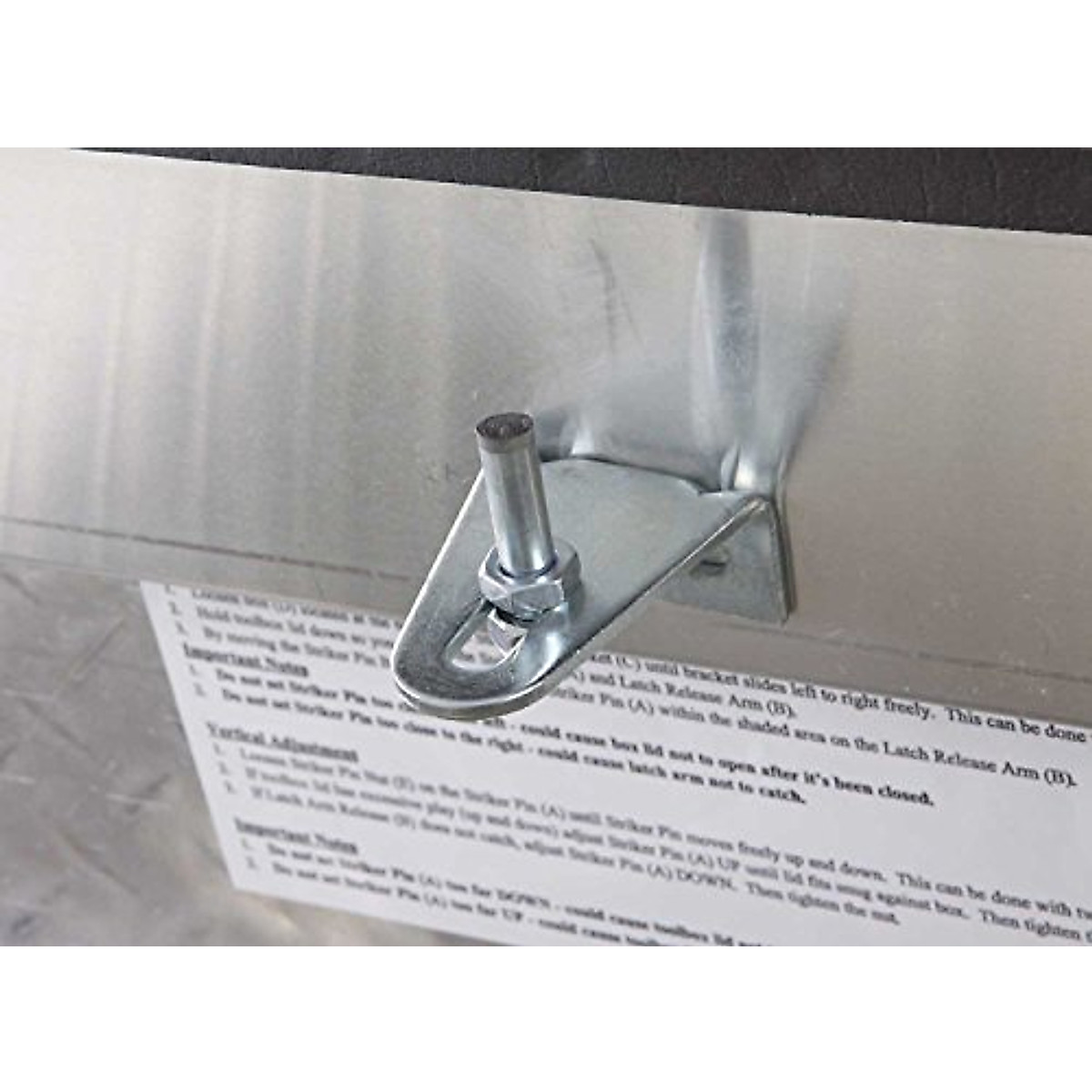 Lund 9436WB 36-Inch Aluminum Wide Flush Mount Single Lid Truck Tool Box, Diamond Plated, Silver