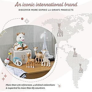 Sophie la girafe | Bath Toy | Colors May Vary (Blue or Yellow) | Fun Toy That Floats & Sprays Water When Pressed