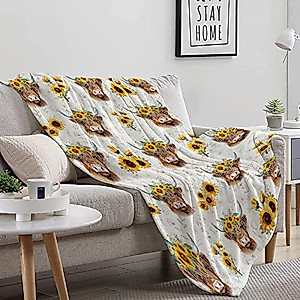 Yakujo Animals Sunflower Highland Cow Print Blanket Lightweight Flannel Blanket Gifts for Couples and Lovers, Warm Throw Blankets for Bed Sofa Travel All Season 40"x30" (Toddler) for Pet