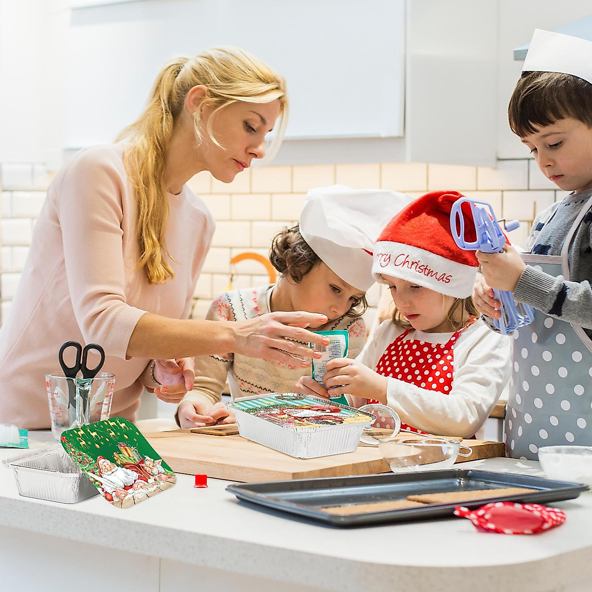 WorldBazaar Christmas Leftover Containers with Lids 36PCS Santa Christmas Aluminum Food Containers with Lids Disposable Watercolor Goodie Sacks Containers Winter Holiday Party Supply