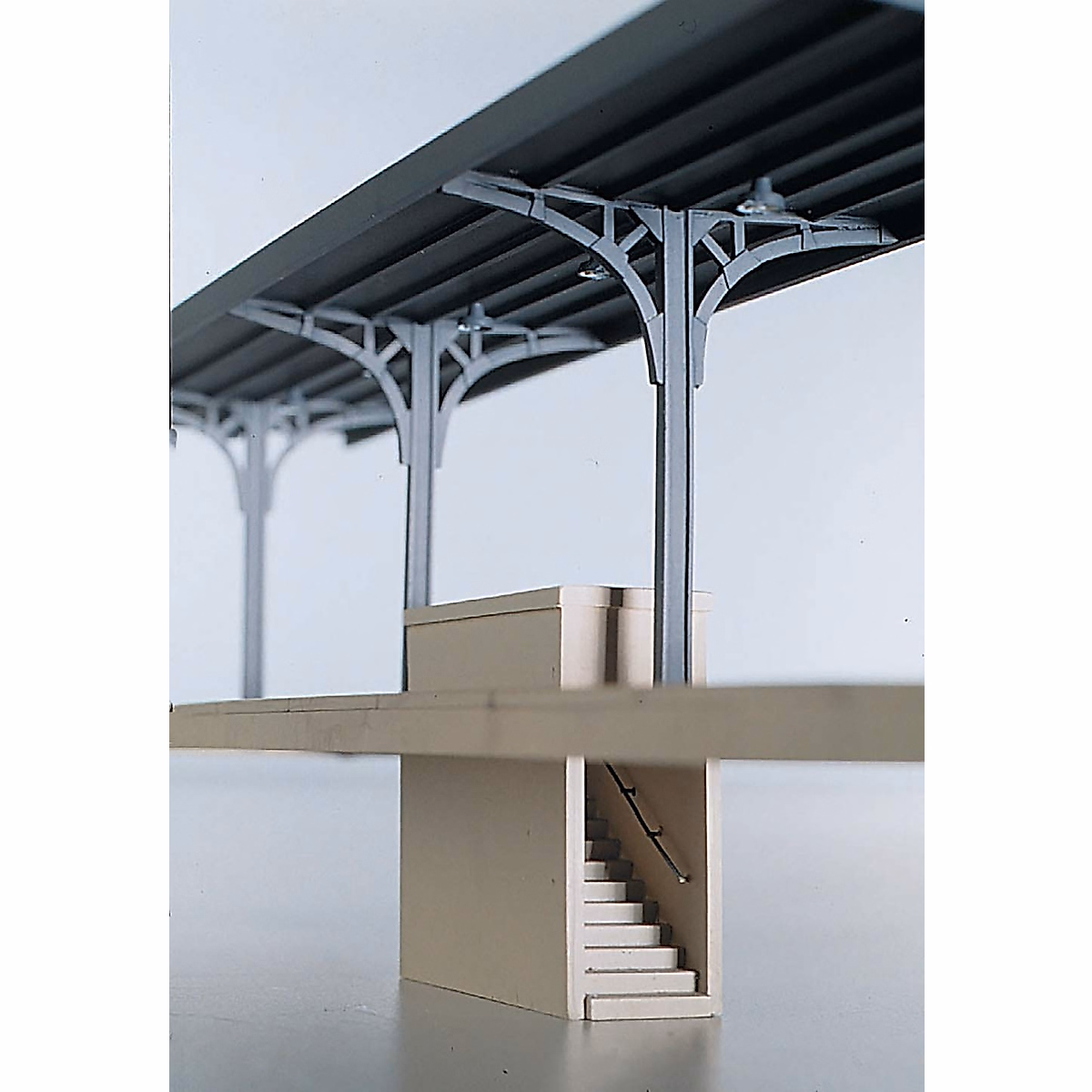 Walthers Cornerstone Series Kit HO Scale Butterfly-Style Station Platform Shelters