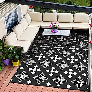 HICOOE Plastic Straw Outdoor Rugs for Patio Clearance 5x7' Waterproof Outside Rug Modern Indoor Area Mats for Deck Rv Porch Beach Trailer Floor Balcony Backyard Camping (Black & White)