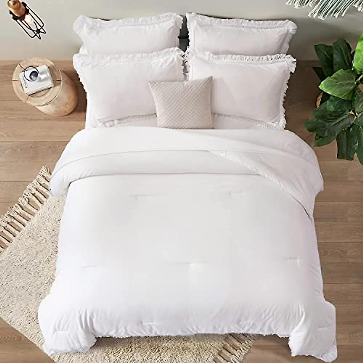 7 Pieces Bed in a Bag Comforter Set White Tassel Comforter Set Boho Fringe Comforter Tufted Soft Microfiber Bedding Sets King (1 Comforter,2 Pillowcases,2 Pillow Shams,1 Flat Sheet,1 Fitted Sheet)