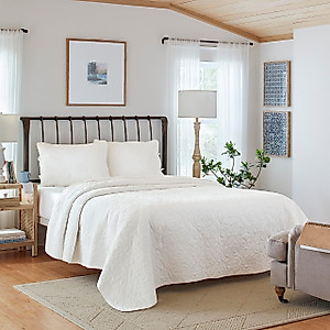 Laura Ashley Felicity Collection Quilt Set-100% Cotton, Reversible, All Season Bedding with Matching Sham(s), Pre-Washed for Added Softness, Queen, White