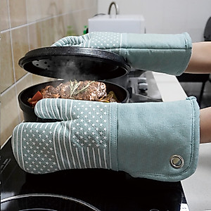 Yarn-Dyed Oven Mitts Silicone Printing and Kitchen Towels 4 pcs Set, Heat Resistant to 470 Degree, Non-Slip Kitchen Gloves/Pot Holders for Cooking Barbecue and Machine Washable (Khaki Oven Mitts)