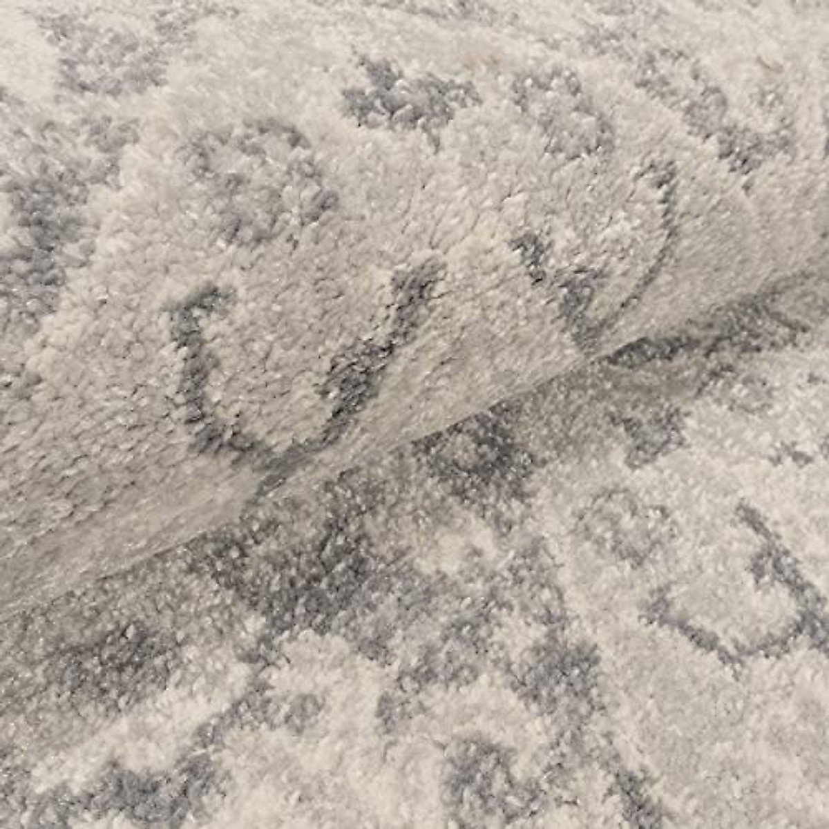 SUPERIOR Ornate Giovanna Runner Rug, 2' 7" x 8', Light Grey