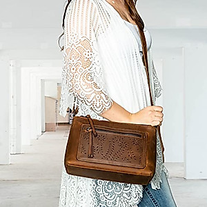Lady Conceal Concealed Carry Brynlee Distressed Leather Crossbody