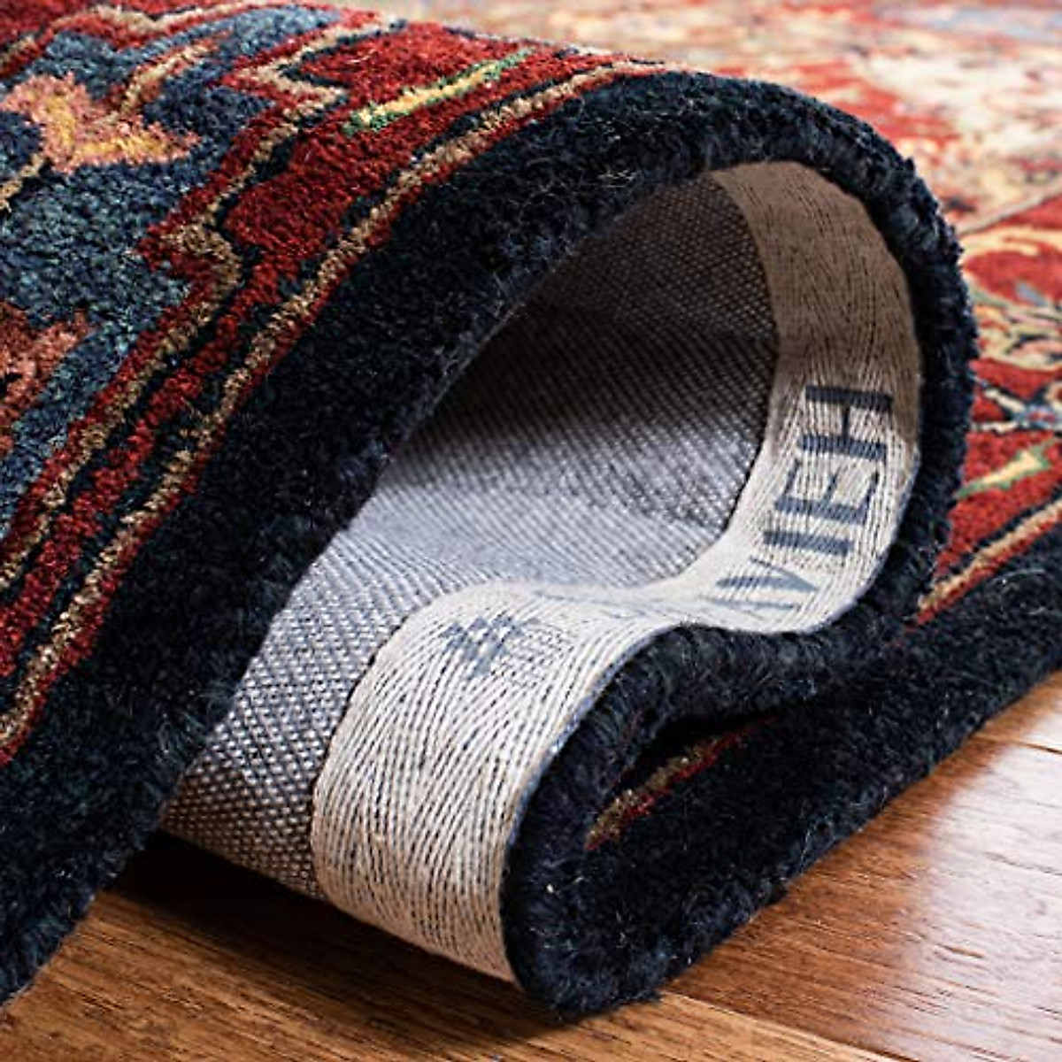 SAFAVIEH Heritage Collection Accent Rug - 4' x 6', Red & Multi, Handmade Traditional Oriental Wool, Ideal for High Traffic Areas in Entryway, Living Room, Bedroom (HG926A)