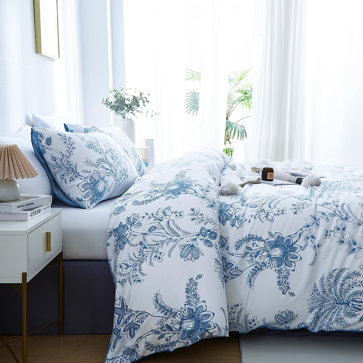 BOLINLIVING Floral Duvet Cover Queen Size 3 Pieces, Flower Duvet Cover with 2 Pillow Shams, Soft Floral Bedding Set White and Blue for All Season, Breathable, Zipper Closure…