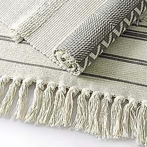 Seavish Boho Runner Rug,2x4.4 Cotton Area Rug Bedroom Rug Tufted Bohemian Geometric Hand Woven Fringe Throw Rugs Shag Accent Tassel Rug for Indoor Bathroom Kitchen Laundry Dorm
