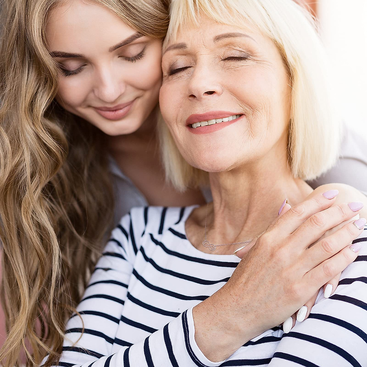 MADAOGO Aunt Niece Necklace, Infinity Necklace for Women, Niece Gifts from Aunt, Mothers Day Jewelry Birthday Gift for Aunt and Niece