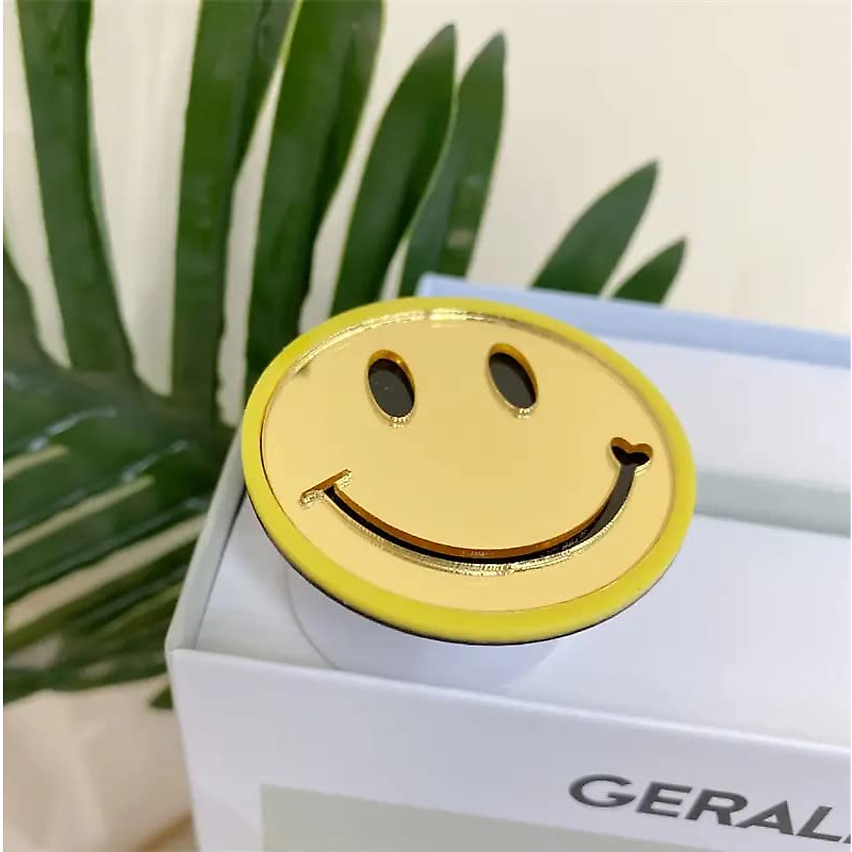 COMMONKUNST 3D Cute Smile face Mirror Collapsible Expandable Multi Functional Mobile Phone Grip & Kicktand (Smile face Mirror)