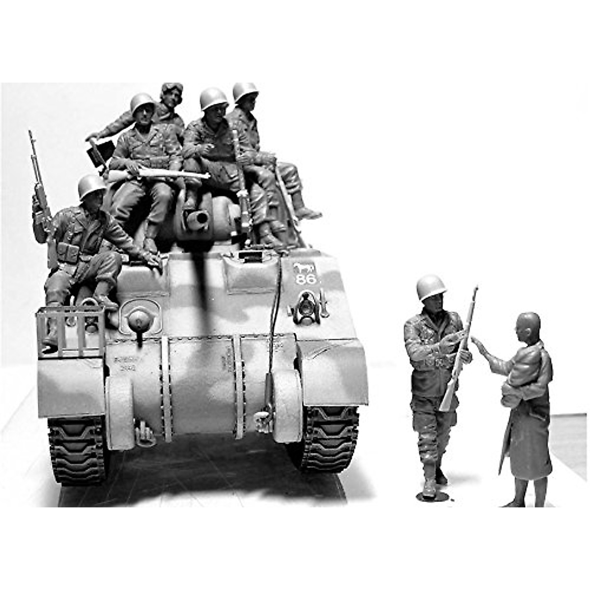 101 Light Company US Paratroopers and British Tankman 1944 1/35 Master Box 35164