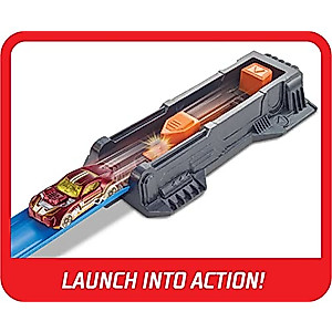 Hot Wheels Toy Car Track Set, Corkscrew Crash with 1:64 Scale Car, 3 Crash Zones, Powered by Motorized Booste, [Amazon Exclusive]