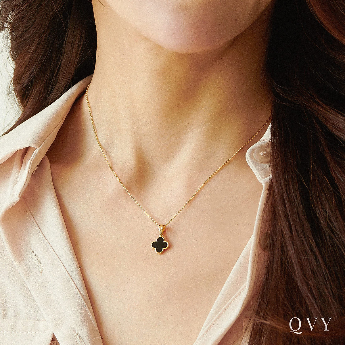 QVY Dainty Four Leaf Clover Necklace for Women 18K Gold Plated Black Onyx Lucky Clover Pendant Charm Nacre Jewelry Christmas Gifts for Mom [CVN-BK-G]