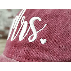 Mr. and Mrs. Hats, Embroidered Baseball Caps Snapback Hat, Bride Groom Matching Hats, Bridal Gift, Newlywed Honeymoon Wedding Gift, Couples Set