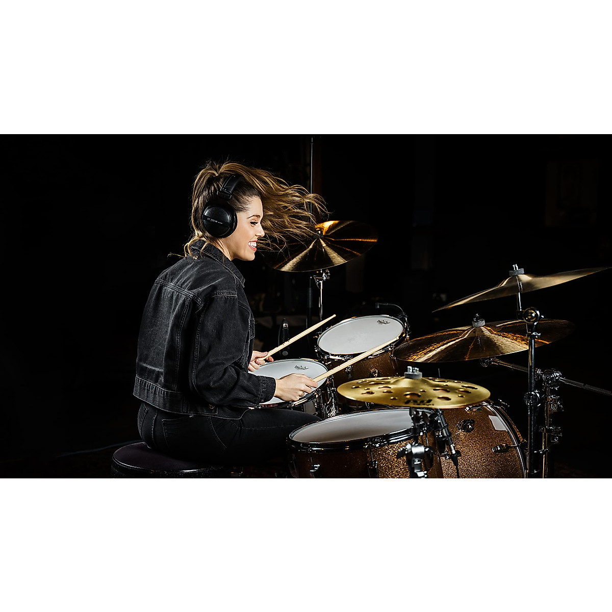 beyerdynamic DT 770 M 80 Ohm Over-Ear-Monitor Headphones in black, closed design, wired, volume control for drummers and sound engineers FOH