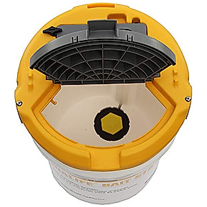 Frabill Bait Station Bucket | Large Aerated Live Bait 6-Gallon Storage