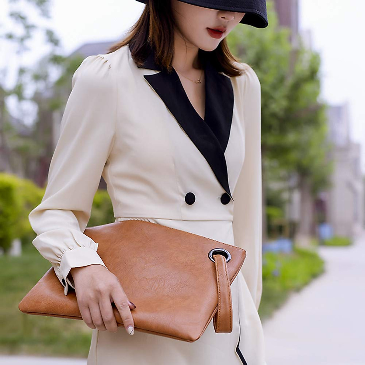 Unique Vegan Women Clutch Bag PU Leather Envelope Clutch Bag Handbag Wristlets for Beach Holiday (Brown)